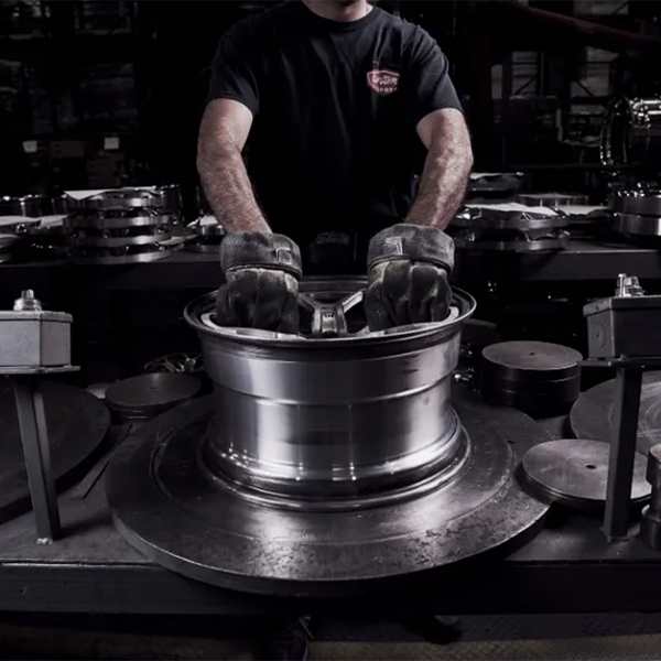 PICKING A DUALLY WHEEL - CAST VS. FORGED – Dually Wheels